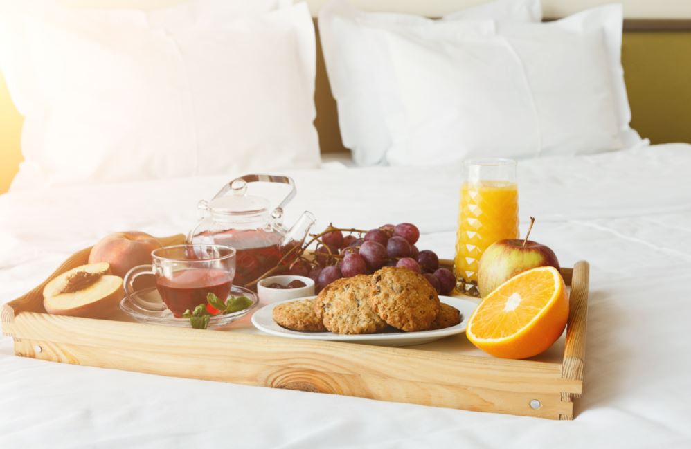The Benefits of Mobile Ordering for In-Room Dining | wi-Q